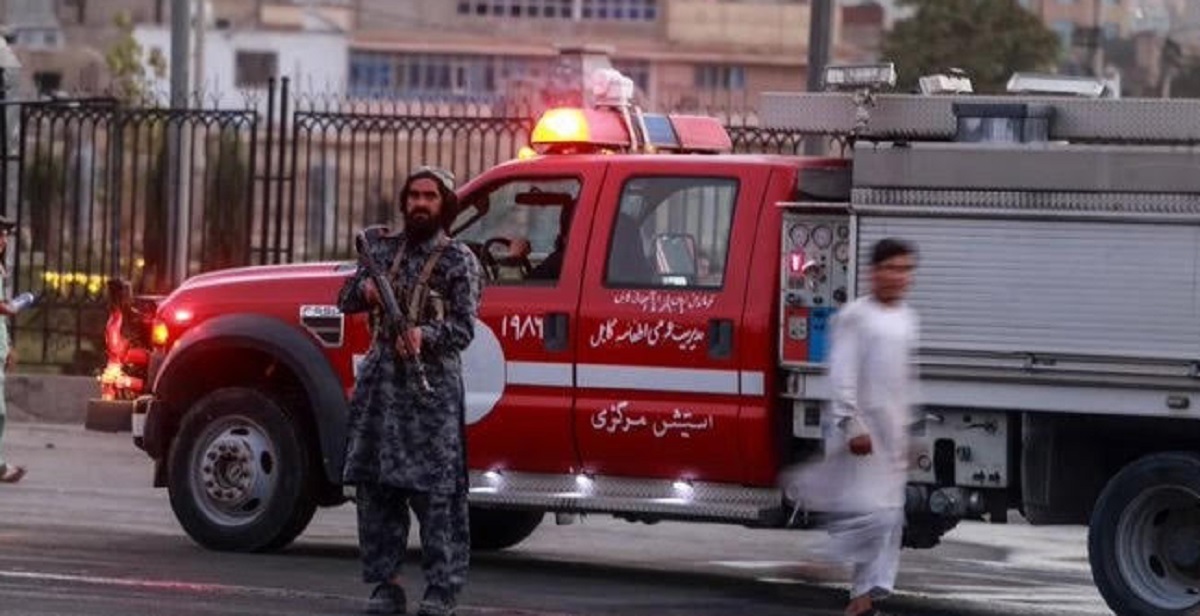 Esplosione in una moschea a Kabul, almeno 10 morti Esplosione in una moschea a Kabul, almeno 10 morti