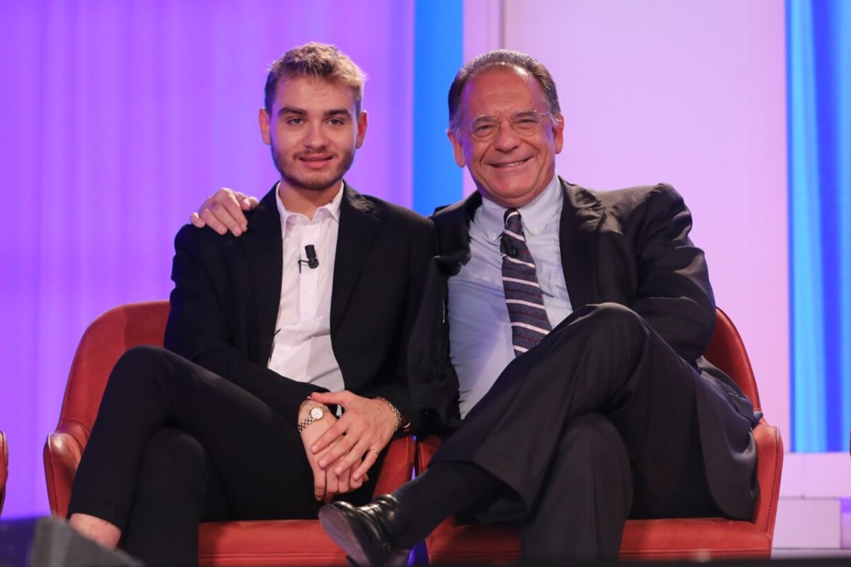 Cecchi Paone, un tassista rifiuta di prenderlo a bordo