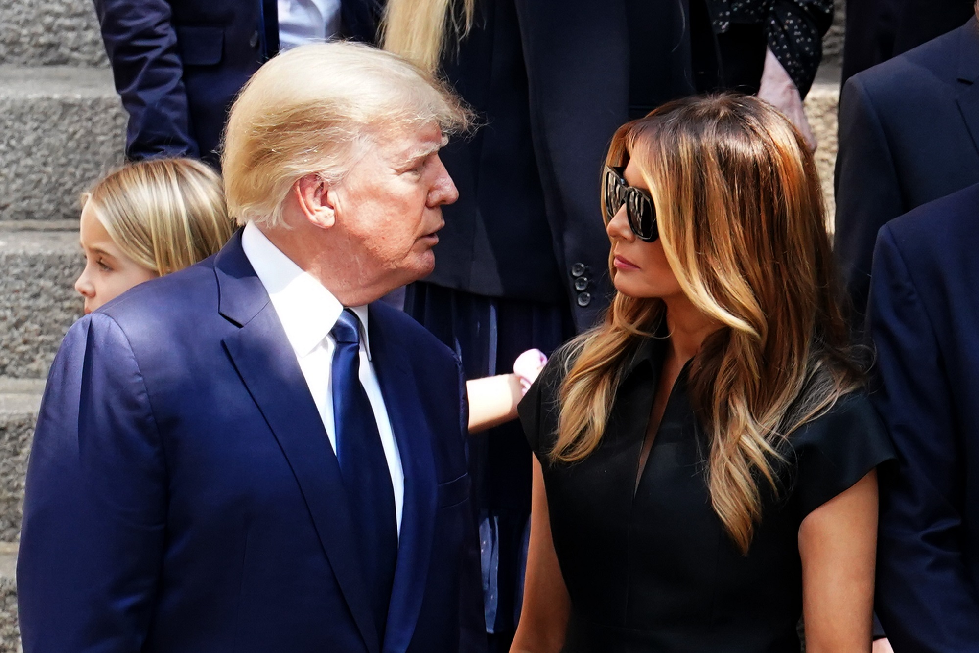 Donald Trump: l'x presidente Usa ferito all'orecchio durante comizio in ...