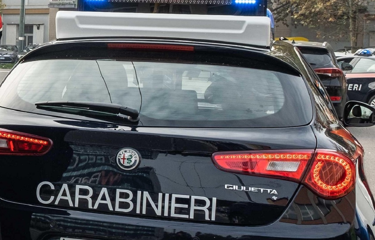 Donna trovata senza vita vicino ad un corso d'acqua: le indagini e le ...